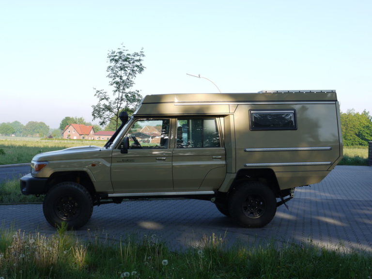 Toyota HZJ79 DoKa - Custom Campers GmbH